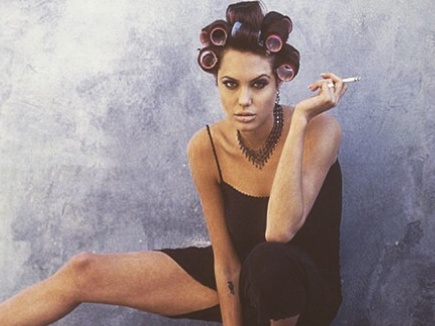 20 साल की एंजेलिना का न्यूड फोटोग्राफ लंदन में होगा नीलाम