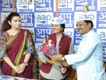 भाजपा की सदस्यता ठुकराकर आप में आईं विंग कमांडर अनुमा आचार्य