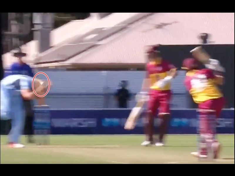 Cricket Video: बल्‍लेबाज ने मारा ऐसा करारा शॉट, टूट गई गेंदबाज के हाथ ...