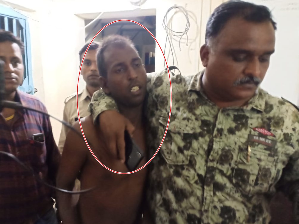 Bachha Chor Indore : बच्चा चोरी की शंका में भीड़ ने युवक को पीटा ...