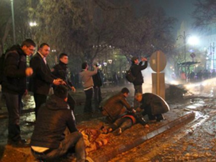 काबुल : बम धमाकों से दहला कब्रिस्तान, 18 की गई जान