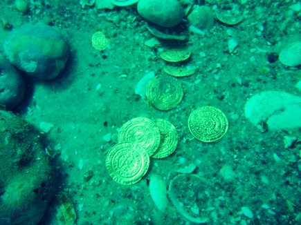 नदी में इसीलिए डालते हैं सिक्के