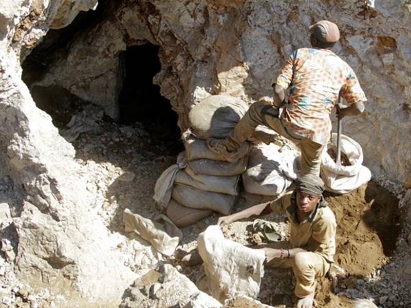 कांगो में तांबे की खान का एक हिस्सा ढ़हने से 43 मजदूरों की मौत - copper ...