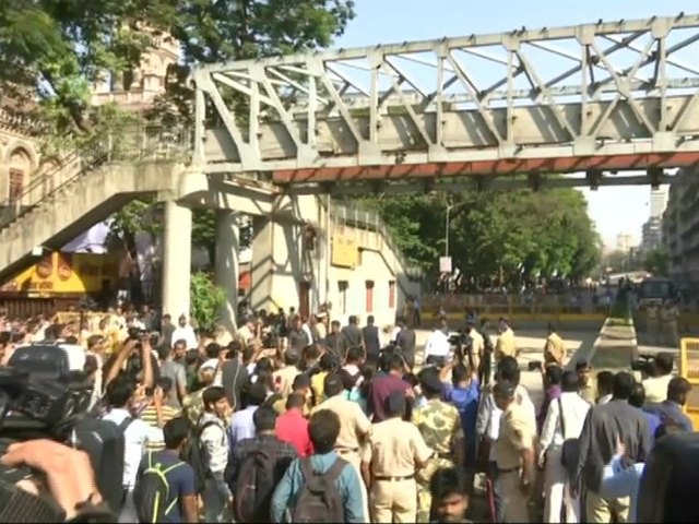 CST Bridge Collapse का CCTV वीडियो आया सामने, दुर्घटनास्थल पहुंचे ...