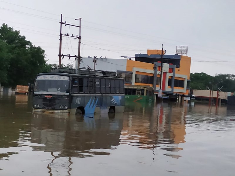 Madhya Pradesh Weather Update : नीमच के रामपुरा में बाढ़ से 200 से ...