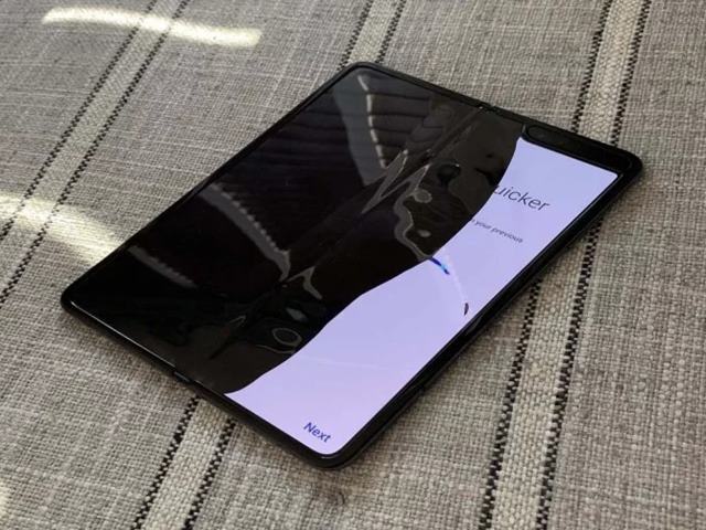 Samsung Galaxy Fold displays fail: टूट रही हैं सैमसंग के अपकमिंग ...
