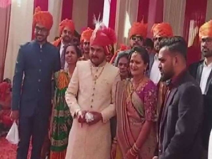 Gujarat: हार्दिक ने बचपन की दोस्त किंजल को बनाया अपनी दुल्हन, See Pics ...