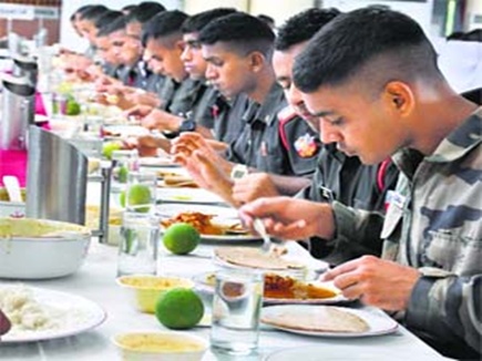 विदेशों में सैनिकों को मिलता है फाइव स्टार जैसा खान-पान