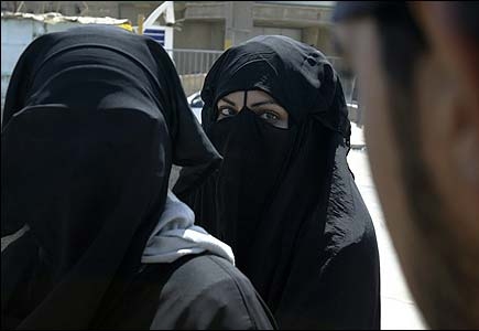 4 भारतीय महिलाओं को फिदायीन बनाना चाहती थी ISI