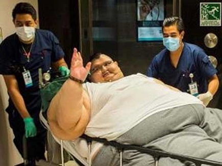 विश्‍व के सबसे वजनी व्यक्ति ने कराई मोटापा घटाने की सर्जरी, कभी 600 ...