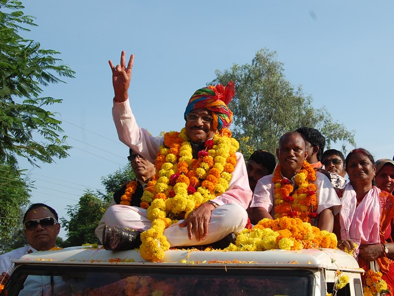 Jhabua by Election : बाहरी नेता सोशल मीडिया पर अपने प्रचार में जुटे रहे ...