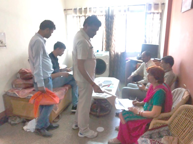 Lokayukta Police Raid In Mp ग्रामीण विकास बैंक के मैनेजर के घर पर