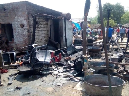 शादी से पहले आग में सब हो गया खाक, लड़के वालों ने दिया साथ