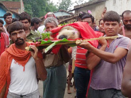 जब गांव वालों को पता चला कि भगवान के इस रूप ने ले ली अंतिम सांस