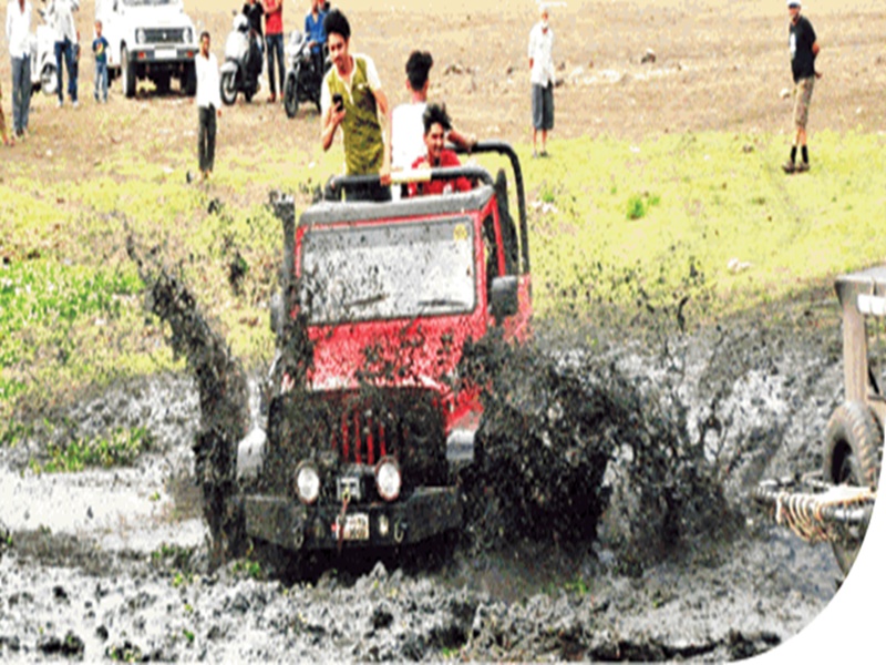 Bhopal Mud Car Rally : 'टोटका' काम आया, बारिश का दौर शुरू - Bhopal News ...