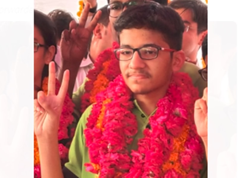 NEET 2019 Toppers: राजस्थान के नलिन खंडेलवाल ने किया टॉप, माता-पिता और ...
