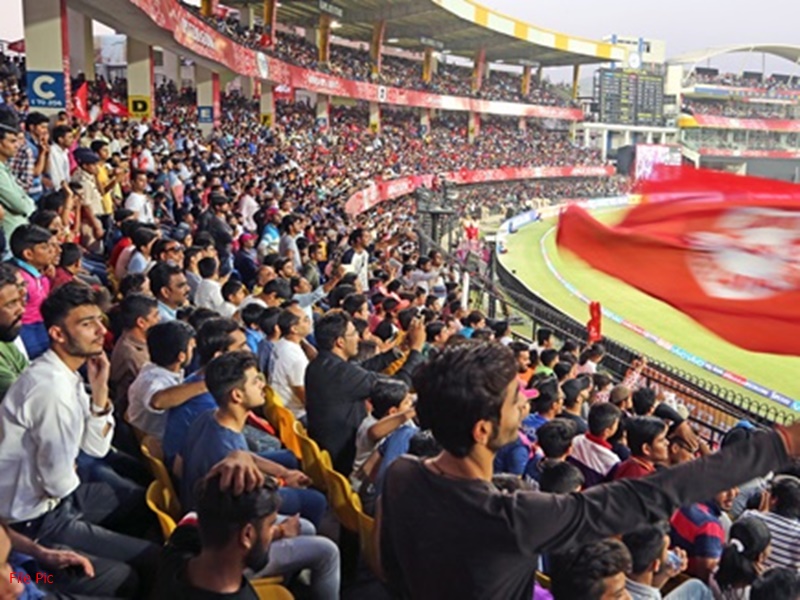 IPL 2020: दर्शकों की उपस्थिति में आईपीएल कराना चाहता है Emirates ...