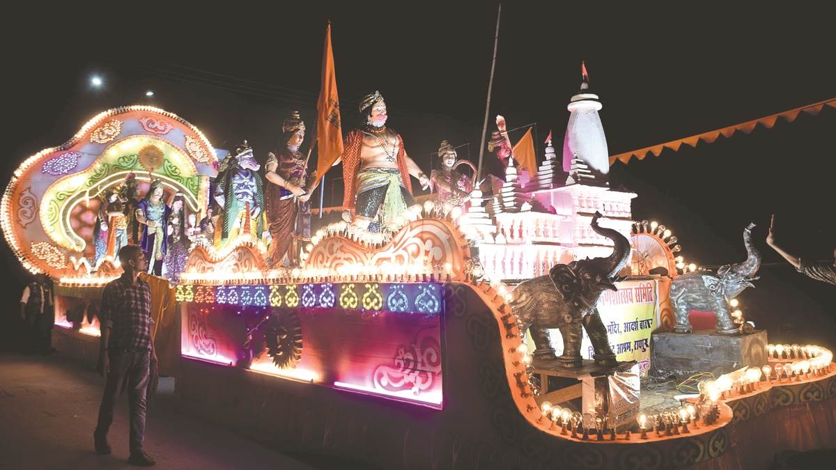 Raipur: गणपति को शाही विदाई देने रायपुरवासियों ने किया जागरण, झांकी ...