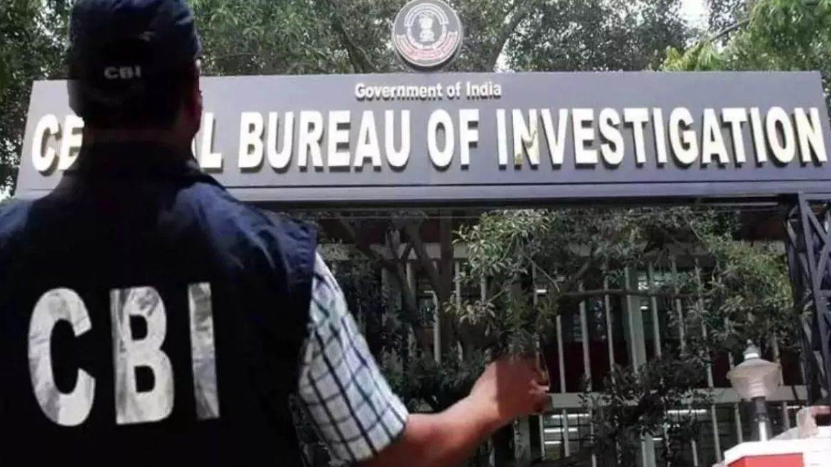 CBI Raids: मप्र कैडर के पूर्व IAS अधिकारी हर्ष मंदर के परिसरों पर सीबीआई ने की छापेमारी - CBI ...