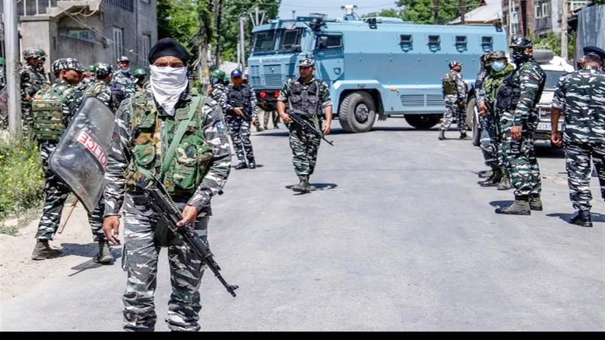 Target Killing: कश्मीर में फिर एक नागरिक की हत्या, आतंकियों ने बैंक ...