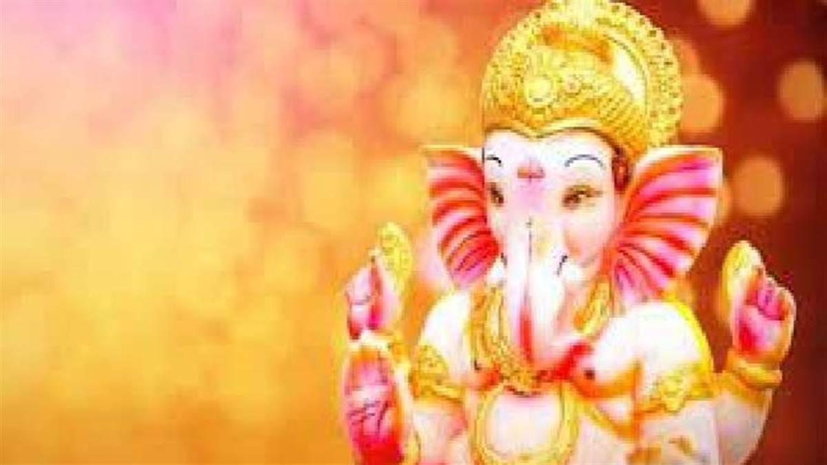 दक्षिण भारतीय शैली में तराशकर बनाया गया है रतनपुर का भव्य सिद्धि विनायक ...