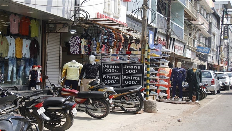 Indore News: राजवाड़ा क्षेत्र में लग रहे थे ठेले उपायुक्त ने रिमूवल ...