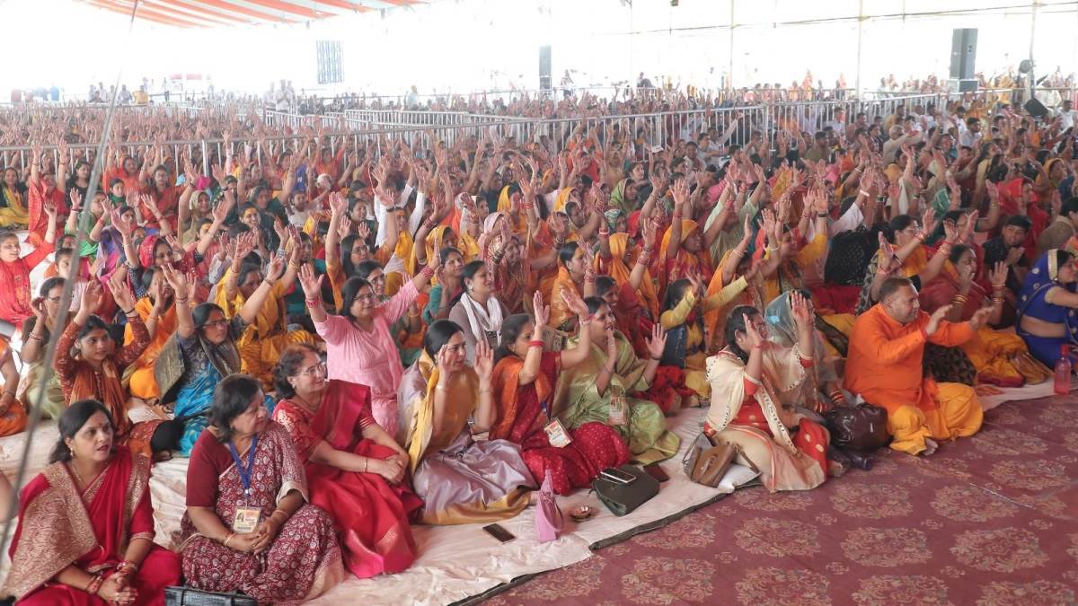 Bhagwat Katha : ठाकुर जी हर चीज भूल जाएंगे, तुलसी धारण करने वाले को याद ...