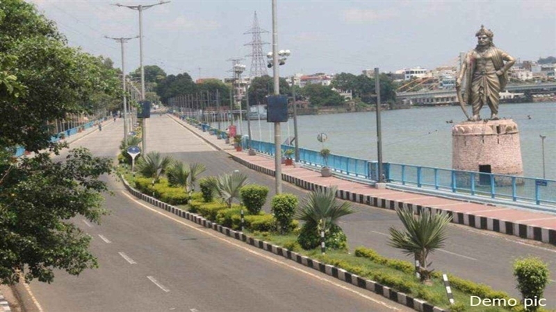 Today in Bhopal: जनजजातीय संग्रहालय में गोंड चित्रकार सहदेव कुमार पुशाम ...