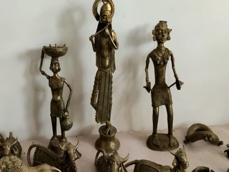 Bellmetal Crafts: शिल्पकारों का एक मोहल्ला, जहां बेजान मूर्तियों में ...