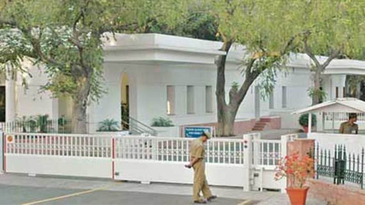 PM Residence Security Alert: पीएम आवास के ऊपर ड्रोन की सूचना, पड़ताल के ...