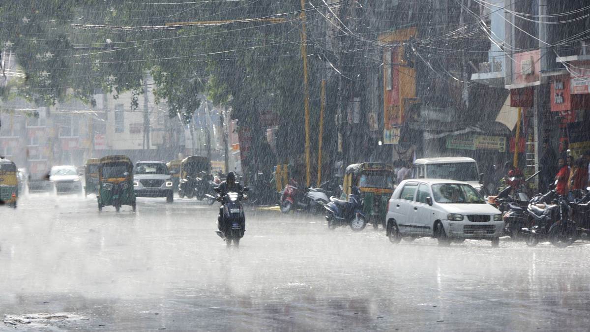 Indore Weather Update: इंदौर में छाए रहेंगे बादल, सात जिलों में रेड ...