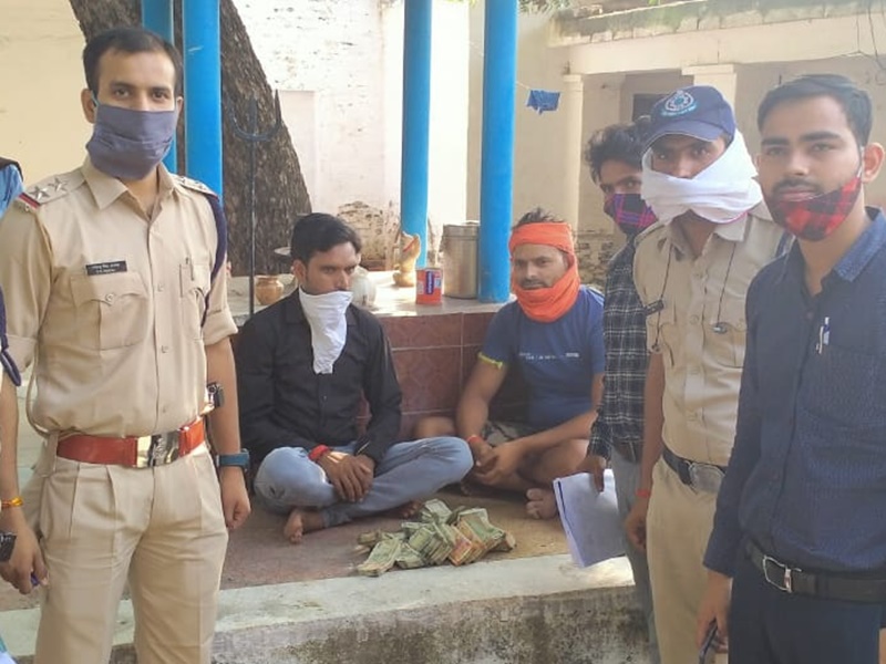 Bhind News : उत्तरप्रदेश के उरई से ग्वालियर जा रहे युवकों की कार से 7. ...