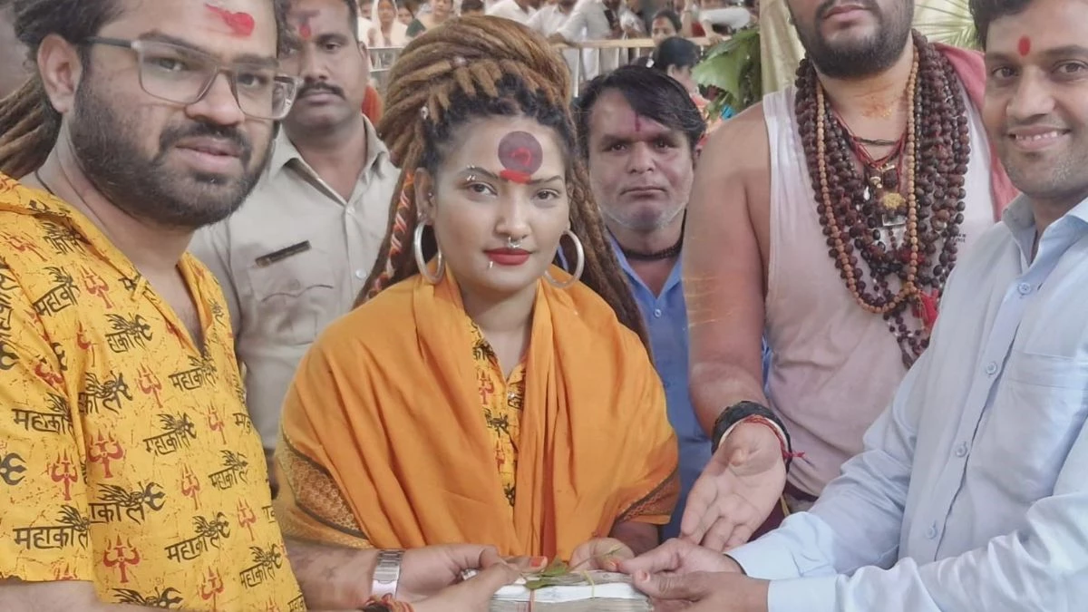 Singer shahnaz akhtar ने महाकाल मंदिर में भेंट किए 2 लाख रुपए, बोलीं ...