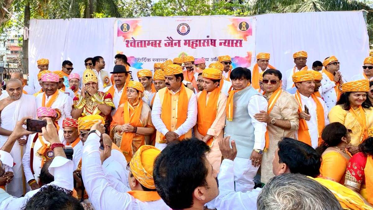 Mahaveer Jayanti 2023: चांदी के रथ पर निकले भगवान महावीर, दर्शन पाकर ...