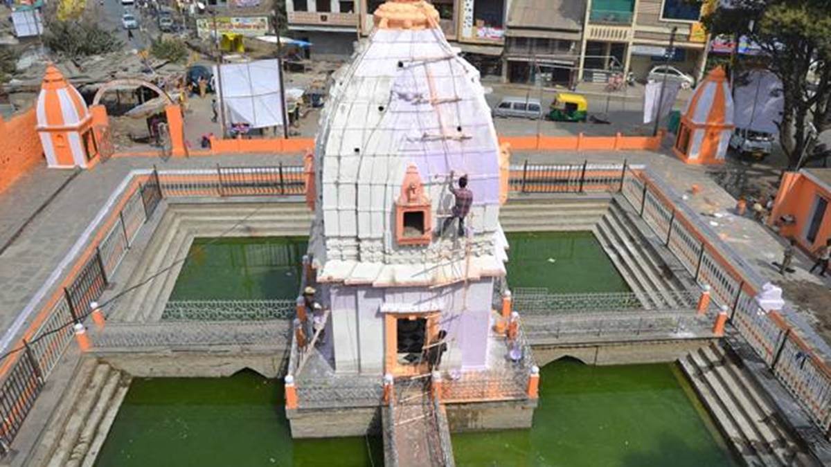 Shravan Maas: इंदौर के गुटकेश्वर महादेव मंदिर की कारीगरी है इसकी ...