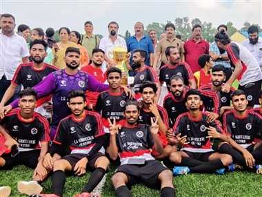 यंग स्टार का डीएफए ट्राफी पर कब्जा - Young Star captured the DFA trophy