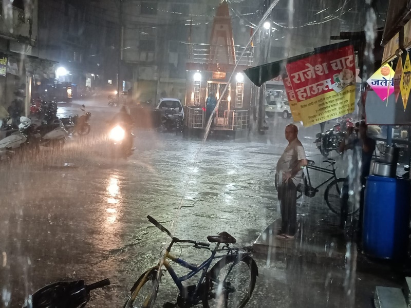 MP Weather Alert: मध्‍य प्रदेश में मध्यम से भारी वर्षा के साथ बिजली ...