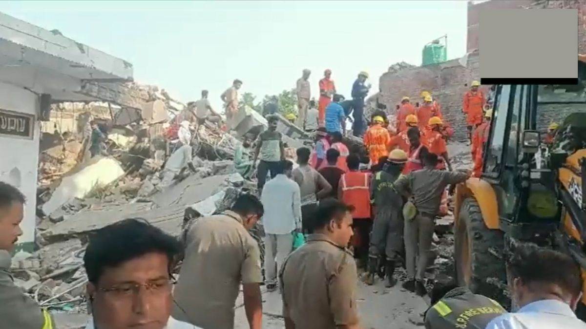Barabanki: यूपी के बाराबंकी में रात 3 बजे ढही इमारत, 2 की मौत, कुछ लोग मलबे में दबे, रेस्क्यू ...