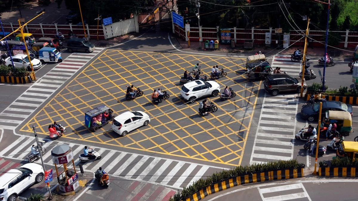 Yellow Box Junction: क्या है येलो बाक्स जंक्शन, जिससे इंदौर शहर का ...