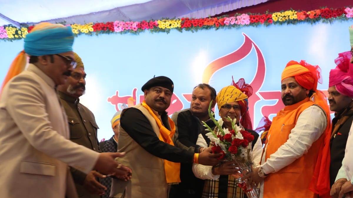 Rajpoot Mahapanchayat in Bhopal: मनुआभान टेकरी पर बनेगा रानी पद्मावती ...