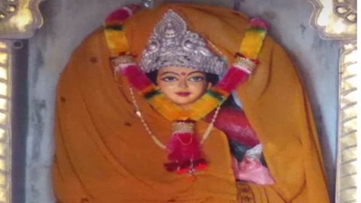 Hanuman Jayanti 2023: भोपाल के पास माता अंजनी की गोद में विराजे हैं बाल ...