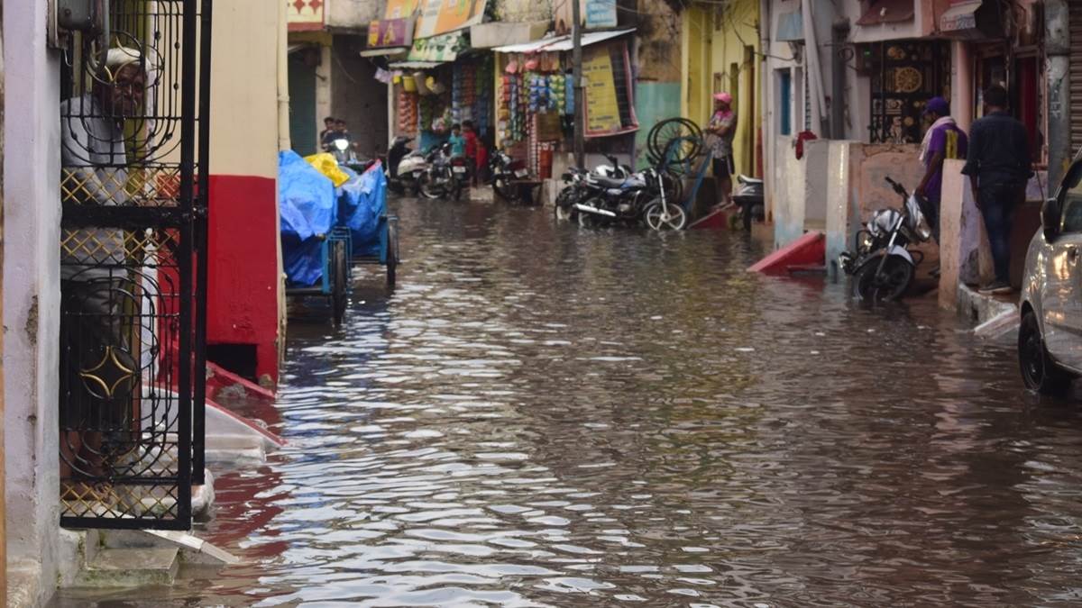 Jabalpur Weather : घमापुर में कच्चा मकान गिरा, कोतवाली में छज्जा टूटा ...