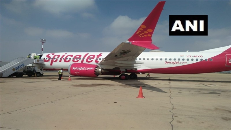 SpiceJet Emergency Landing: स्पाइसजेट फ्लाइट की पाकिस्तान में इमरजेंसी ...