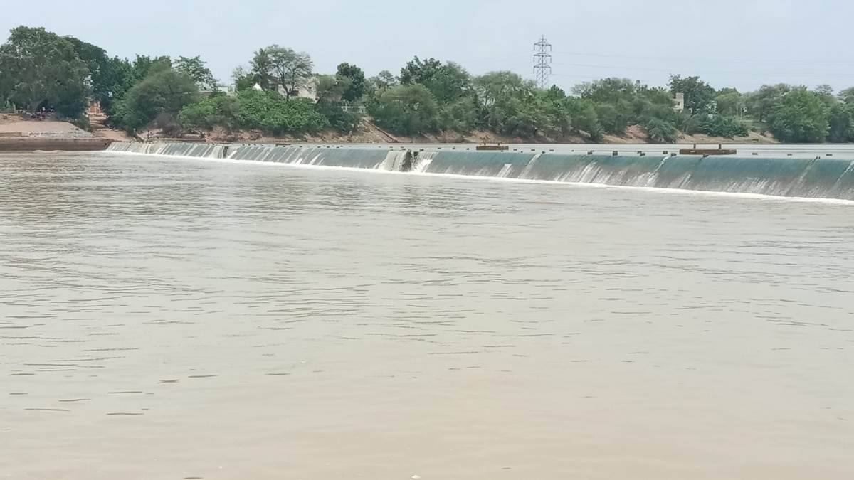 Durg: शिवनाथ नदी में डूबने से दो इंजीनियरिंग छात्रों की मौत, एक साथी को ...