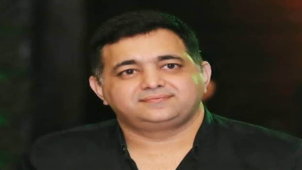 Indore News : इंदौर में केक्स एंड क्राफ्ट के डायरेक्टर मनीष लुल्ला ने ...