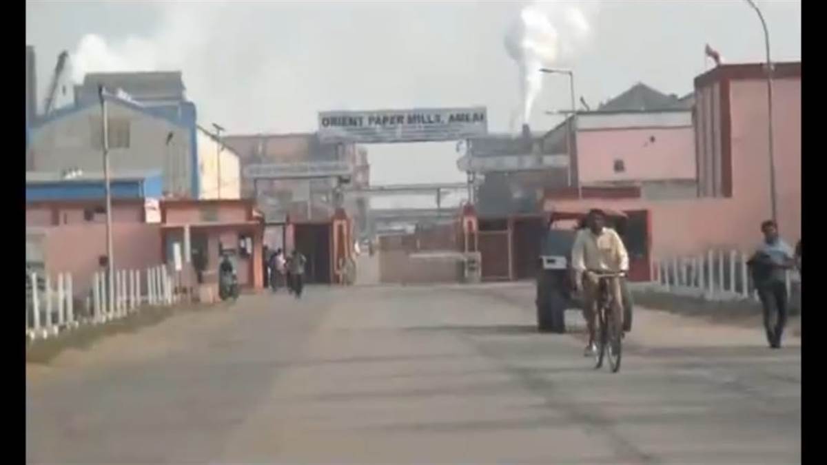शहडोल के ओरिएंट पेपर मिल में काम के दौरान गिरने से हुई श्रमिक की मौत ...