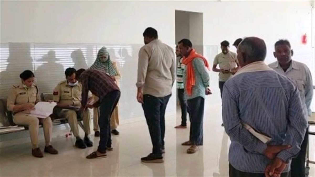 आपरेशन से मृत बच्चा पैदा हुआ मां भी चल बसी - Child born dead from ...