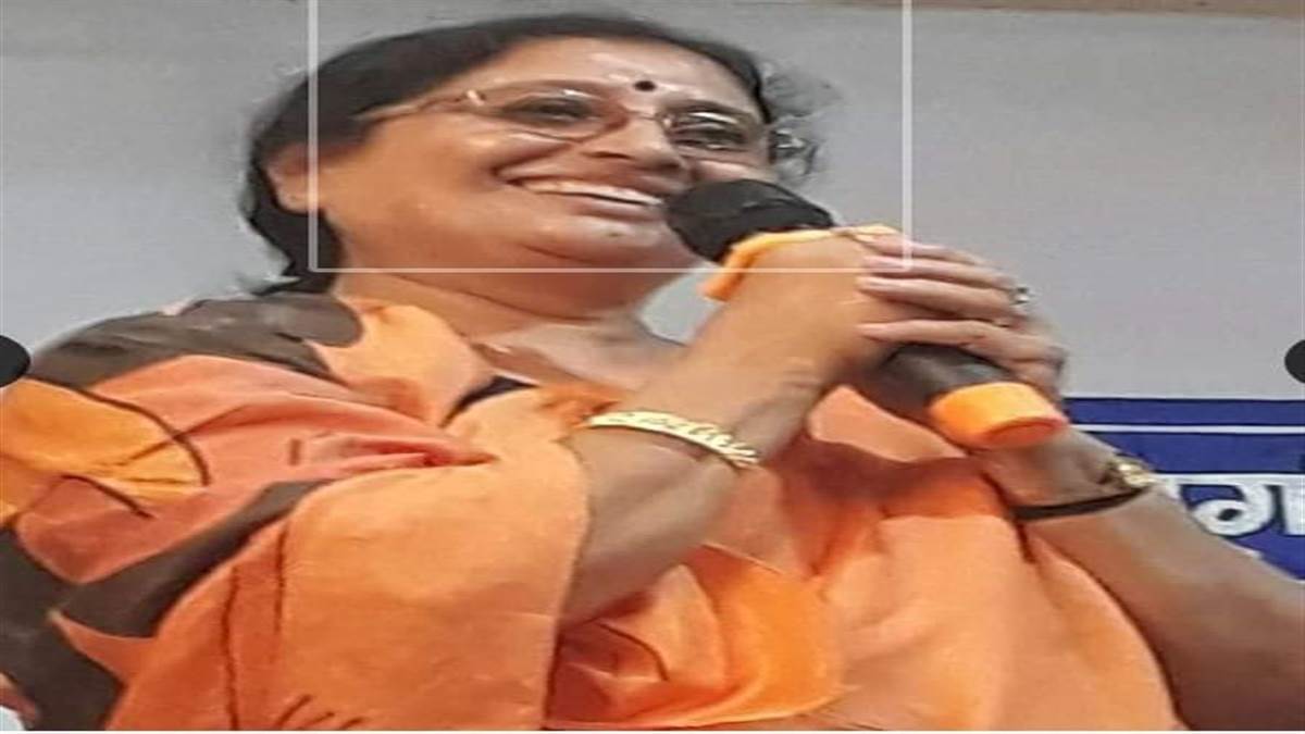 Ambikapur News : हमेशा रखा यादों में,55 साल बाद चुमकी मिल गई वंदना को ...