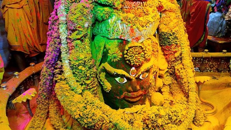 Holi Mahakal Mandir: भस्मारती में महाकाल को चढ़ा गुलाल भक्तों ने खेली ...