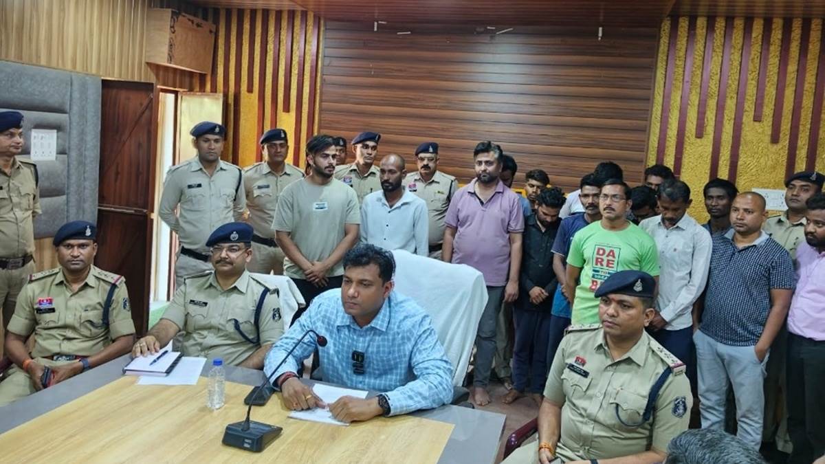 17 बैंक खातों में आठ करोड़ से अधिक का लेनदेन, 16 म्यूल बैंक खाताधारक ...